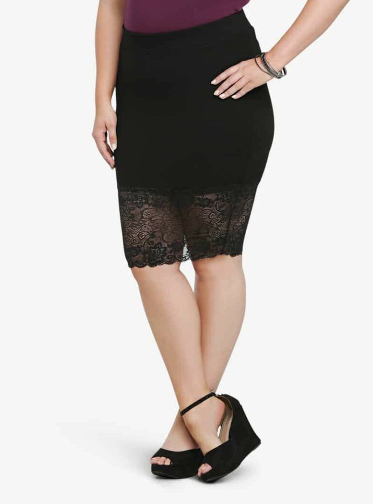 torrid lace bottom pencil skirt | The Curvy Fashionista
