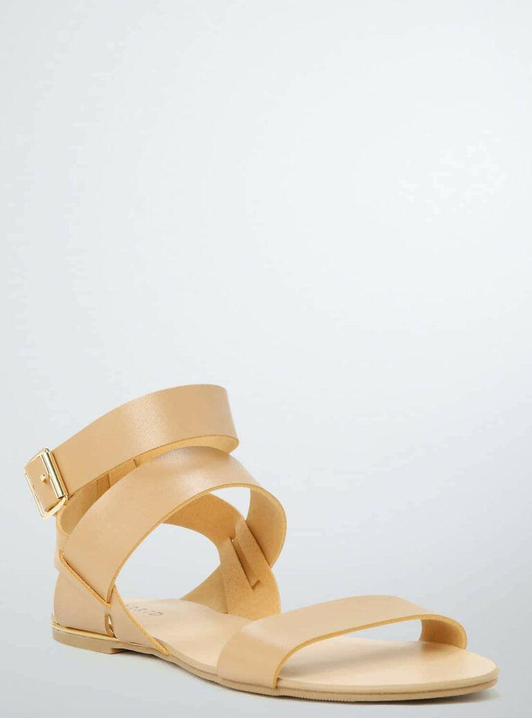 15 Fun & Fancy Wide Width Flats for Summer | The Curvy Fashionista