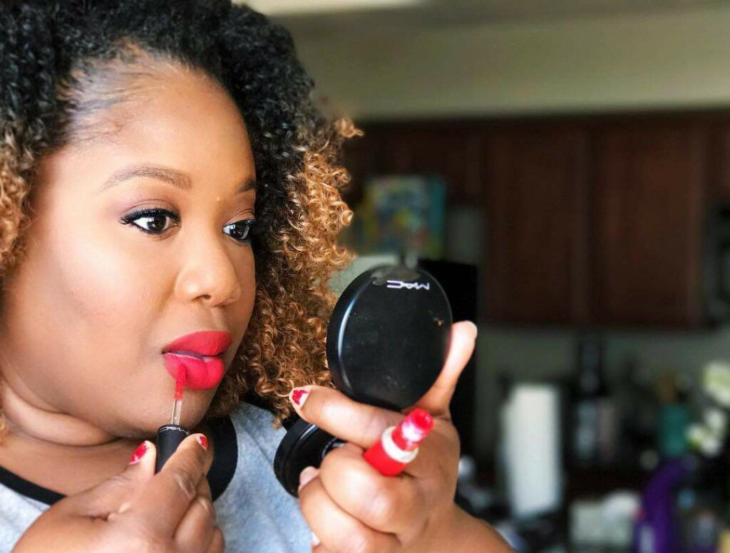 Fashion Blogger Spotlight: Ashley of From Head To Curve