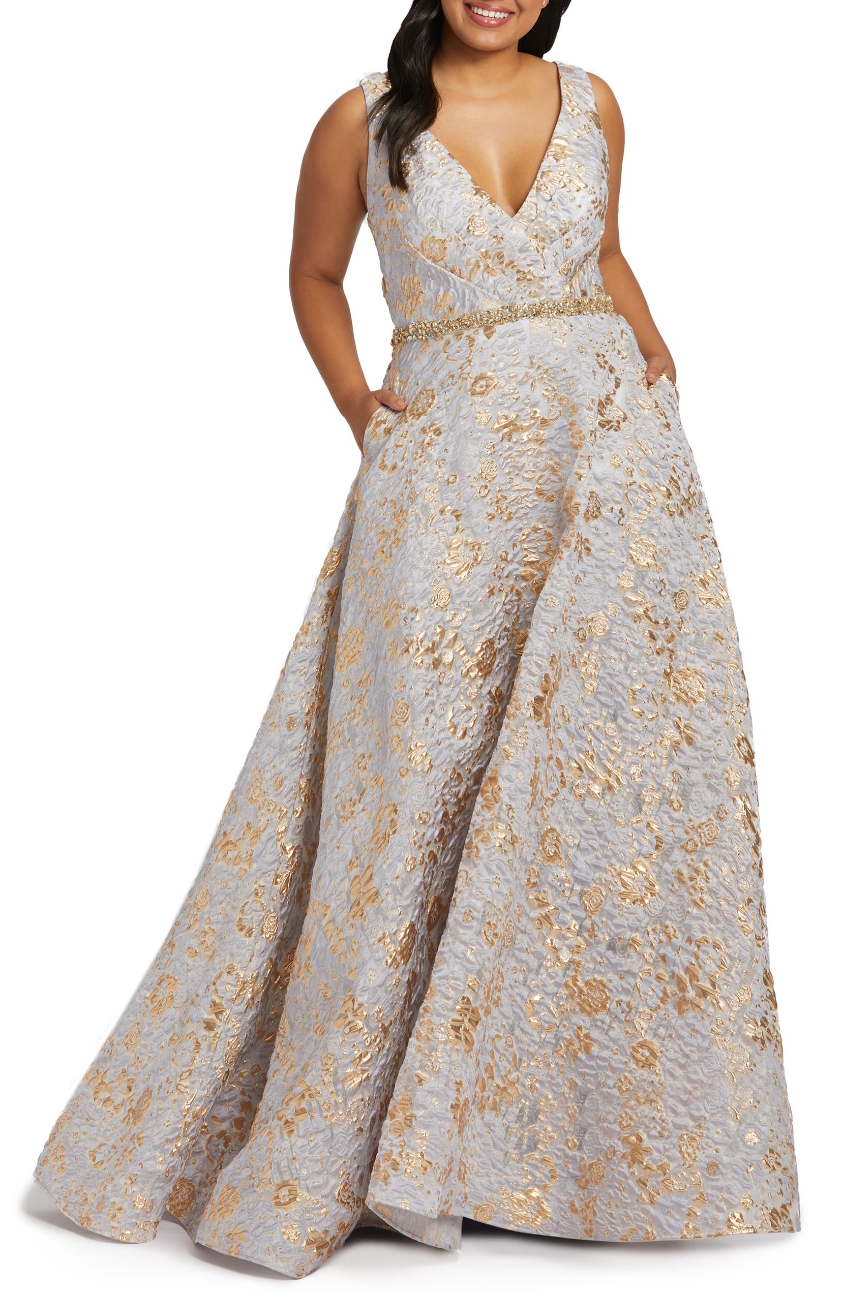 Here are 40 Perfectly Pretty Plus Size Prom Dresses!