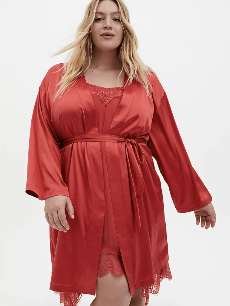 13 Dramatic Plus Size Robes That'll Instantly Transform You to an Old ...
