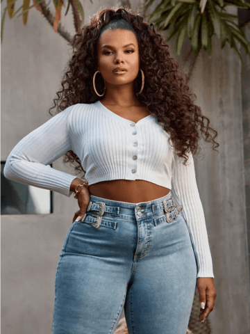 3 Easy Ways to Style A Crossbody Bag | The Curvy Fashionista