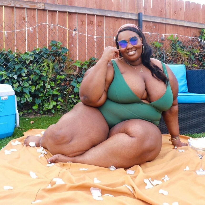 9 Plus Size Influencers Over a Size 24, That You Should Know