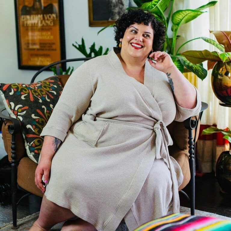 Luxe It Up! Peridot Robes is Providing Luxury Loungewear In Sizes 14-40 ...