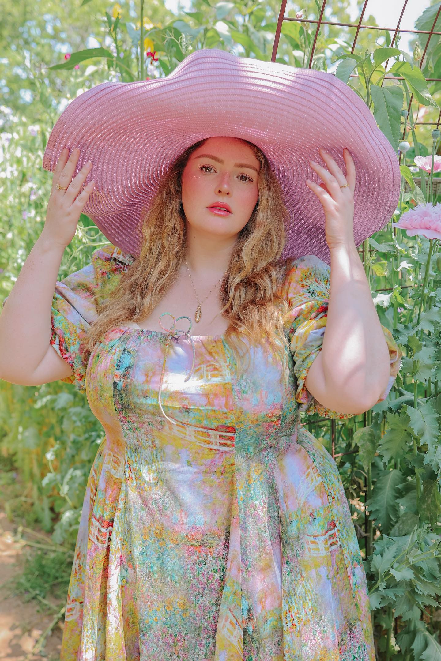 20+ Plus Size LGBT Bloggers to Follow in 2023 | The Curvy Fashionista