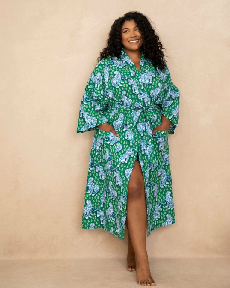 20+ Plus Size Robes for Maximum Summer Style & Comfort