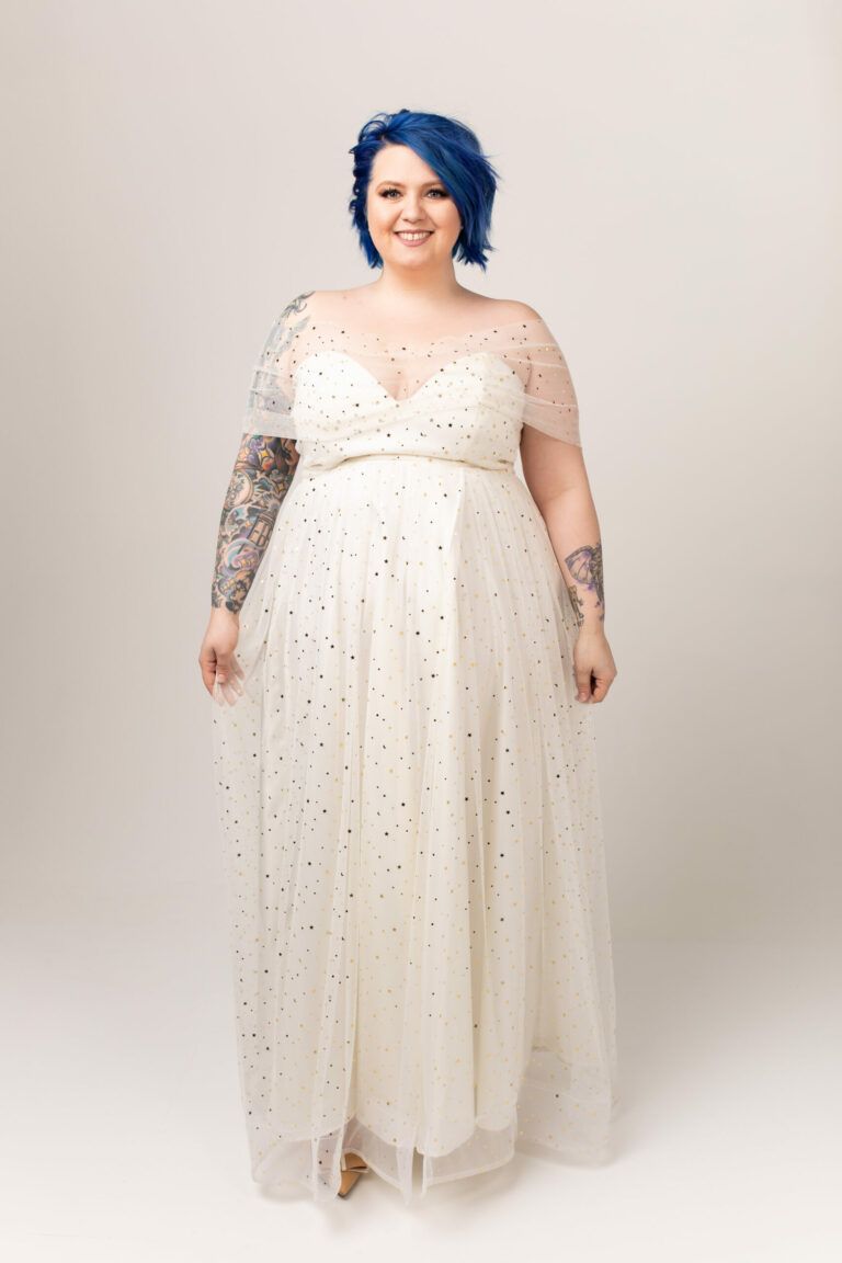 Hannah Caroline Couture's Sample Sale is a Plus Size Bride's Dream Come True | The Curvy Fashionista