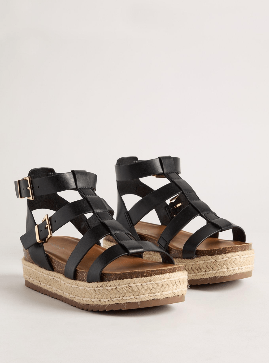Best Wide-Width Sandals For Summer For Every Style