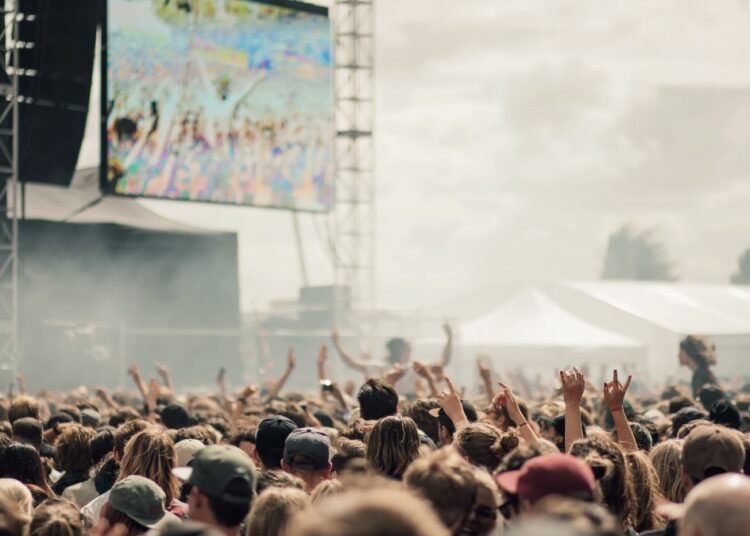 5 Sports Illustrated Plus Size Models Who Own the Runway