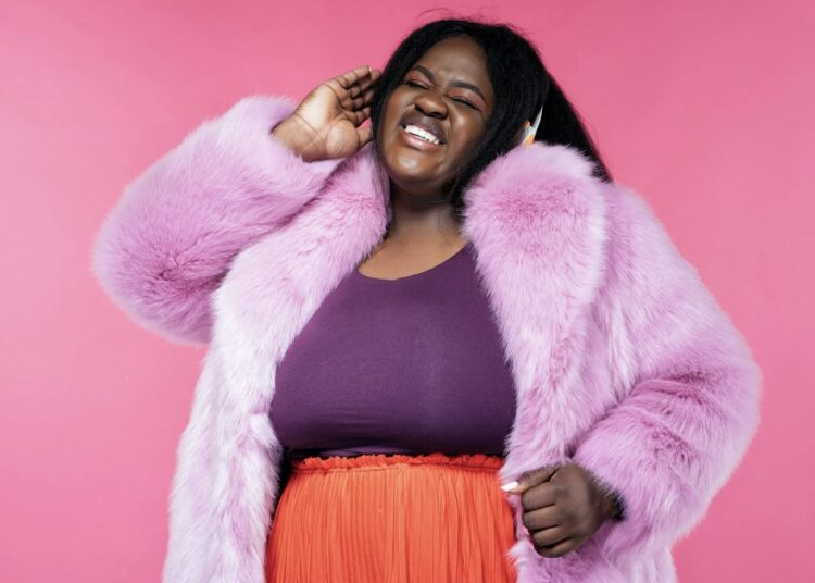 5 Sports Illustrated Plus Size Models Who Own the Runway