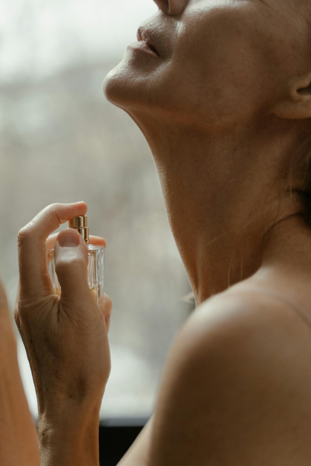 How to Layer Perfume: 5 Effortless Steps to Build a Signature Scent
